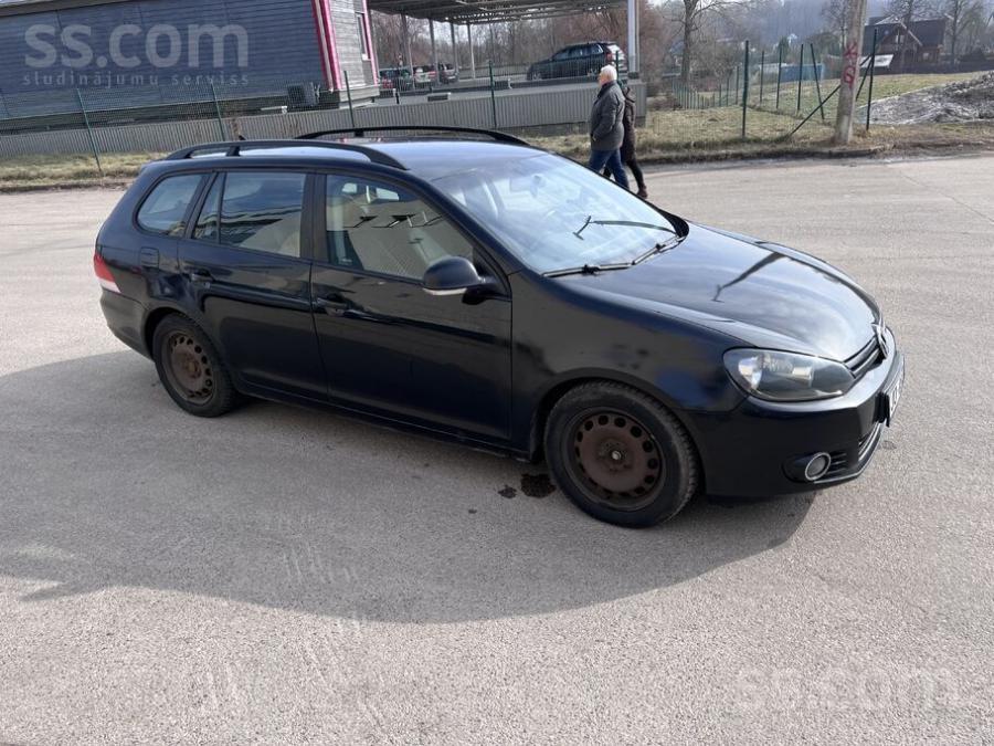 Black Volkswagen Golf 2010 in Riga, with an engine capacity of 1.60 L and mileage of 543 thousand km for 1000 €, photo 4 on AUTOMOTO.COM.LV