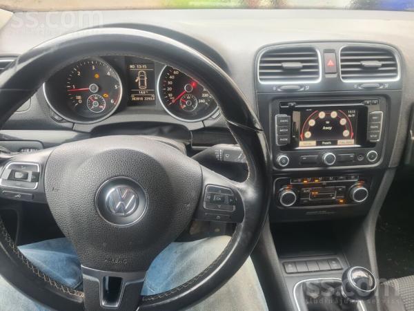 Black Volkswagen Golf 2010 in Valmiera, with an engine capacity of 1.60 L and mileage of 380 thousand km for 1200 €, photo 5 on AUTOMOTO.COM.LV