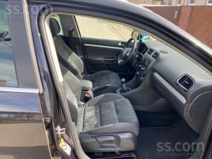 Black Volkswagen Golf 2010 in Daugavpils, with an engine capacity of 2.00 L and mileage of 0 thousand km for 4350 €, photo 19 on AUTOMOTO.COM.LV