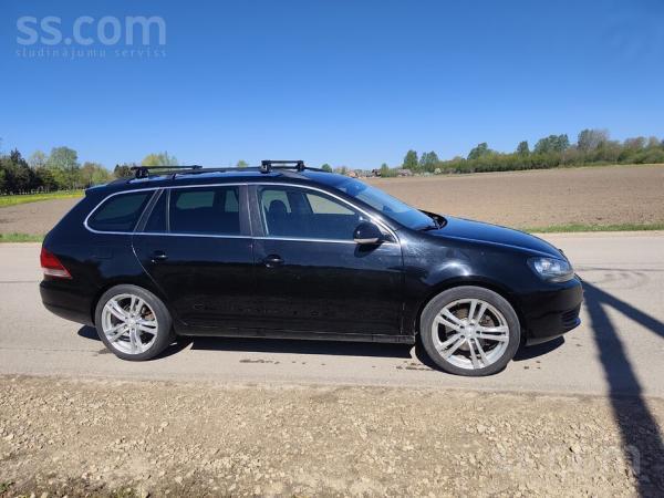 Black Volkswagen Golf 2010 in Ogre, with an engine capacity of 2.00 L and mileage of 261 thousand km for 3019 €, photo 4 on AUTOMOTO.COM.LV