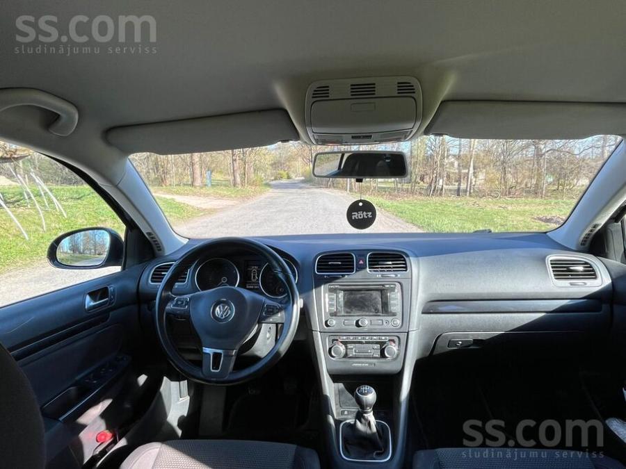 Melns Volkswagen Golf 2010 Rīga, ar dzinēja tilpumu 1.60 L un nobraukumu 405 tūkst. km par 3100 €, foto 8 vietnē AUTOMOTO.COM.LV