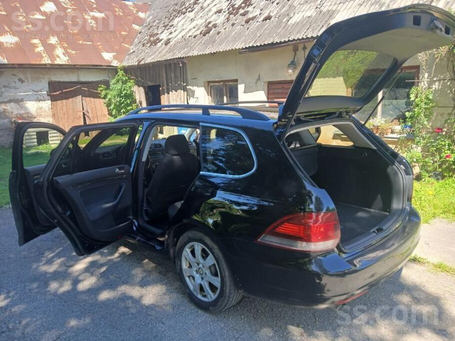 Melns Volkswagen Golf 2010 Dobele, ar dzinēja tilpumu 1.60 L un nobraukumu 300 tūkst. km par 2950 €, foto 5 vietnē AUTOMOTO.COM.LV