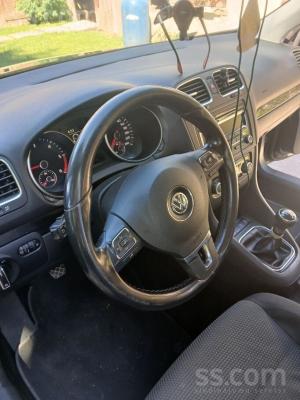 Melns Volkswagen Golf 2010 Dobele, ar dzinēja tilpumu 1.60 L un nobraukumu 300 tūkst. km par 2950 €, foto 7 vietnē AUTOMOTO.COM.LV