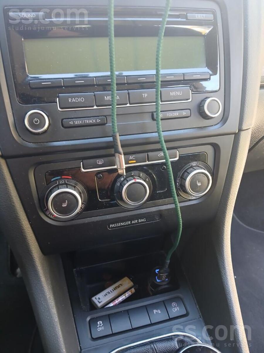 Melns Volkswagen Golf 2010 Dobele, ar dzinēja tilpumu 1.60 L un nobraukumu 300 tūkst. km par 2950 €, foto 8 vietnē AUTOMOTO.COM.LV