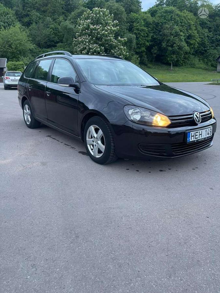 Black Volkswagen Golf 2010 in Kaunas, with an engine capacity of 1.60 L and mileage of 293 thousand km for 3300 €, photo 3 on AUTOMOTO.COM.LV