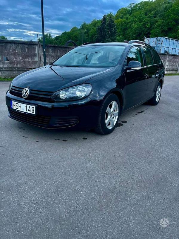 Black Volkswagen Golf 2010 in Kaunas, with an engine capacity of 1.60 L and mileage of 293 thousand km for 3300 €, photo 3 on AUTOMOTO.COM.LV