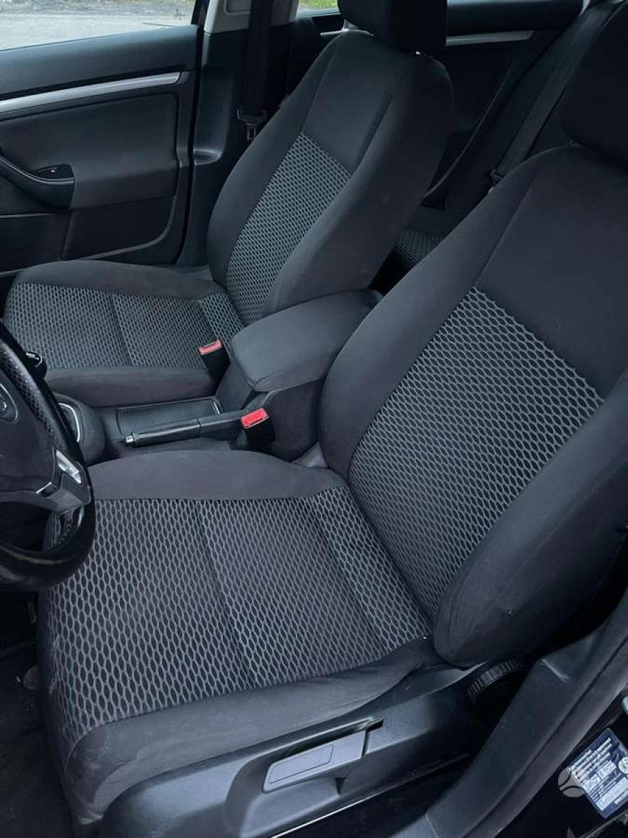 Black Volkswagen Golf 2010 in Kaunas, with an engine capacity of 1.60 L and mileage of 293 thousand km for 3300 €, photo 7 on AUTOMOTO.COM.LV