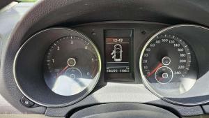 Black Volkswagen Golf 2010 in Kedainiai, with an engine capacity of 1.60 L and mileage of 346 thousand km for 2800 €, photo 6 on AUTOMOTO.COM.LV
