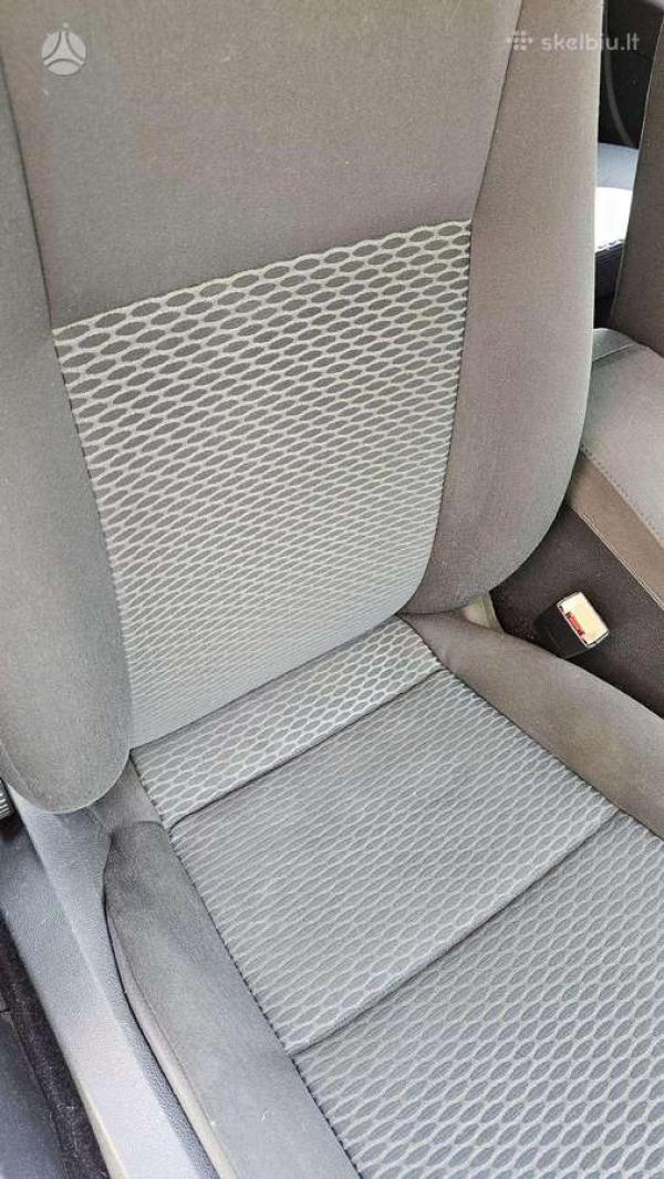 Melns Volkswagen Golf 2010 Kėdainiai, ar dzinēja tilpumu 1.60 L un nobraukumu 346 tūkst. km par 2800 €, foto 10 vietnē AUTOMOTO.COM.LV