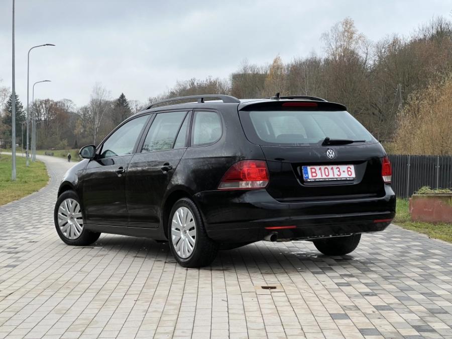 Black Volkswagen Golf 2010 in Riga, with an engine capacity of 1.60 L and mileage of 258 thousand km for 4350 €, photo 4 on AUTOMOTO.COM.LV