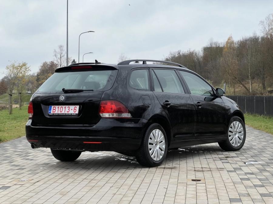 Black Volkswagen Golf 2010 in Riga, with an engine capacity of 1.60 L and mileage of 258 thousand km for 4350 €, photo 7 on AUTOMOTO.COM.LV