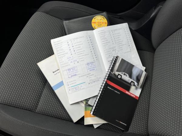 Melns Volkswagen Golf 2010 Rīga, ar dzinēja tilpumu 1.60 L un nobraukumu 258 tūkst. km par 4500 €, foto 6 vietnē AUTOMOTO.COM.LV