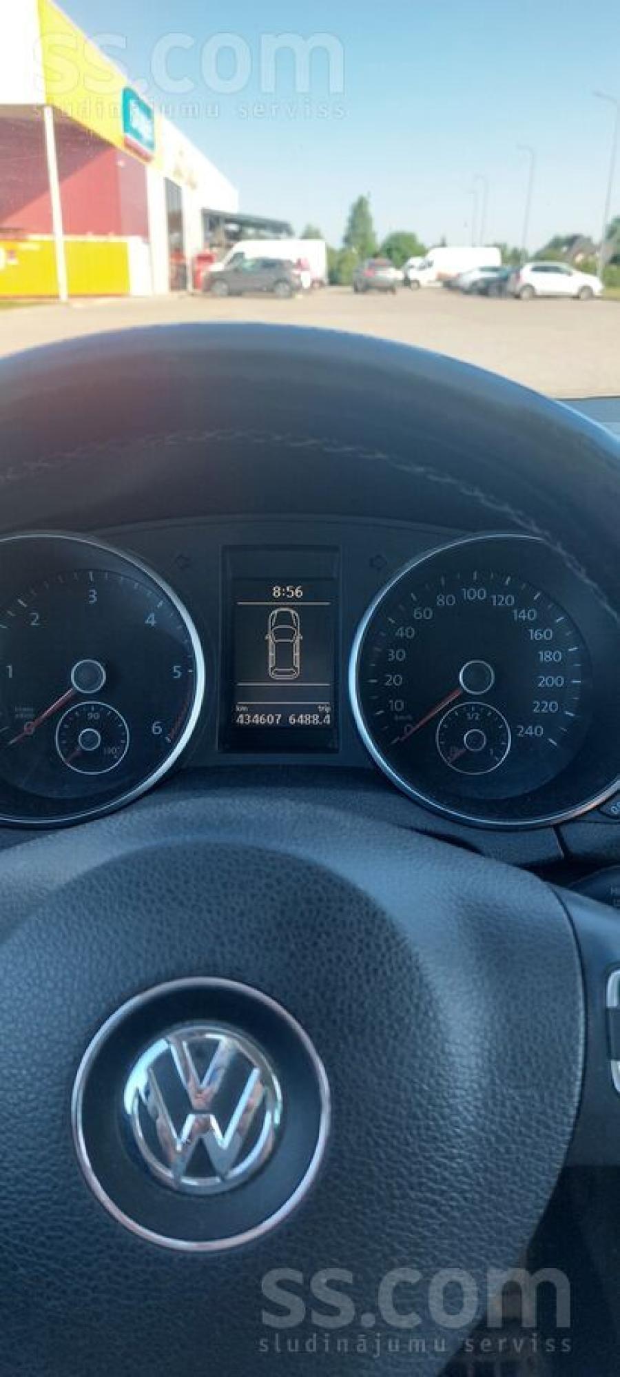 Black Volkswagen Golf 2010 in Aizkraukle, with an engine capacity of 2.00 L and mileage of 436 thousand km for 2750 €, photo 6 on AUTOMOTO.COM.LV