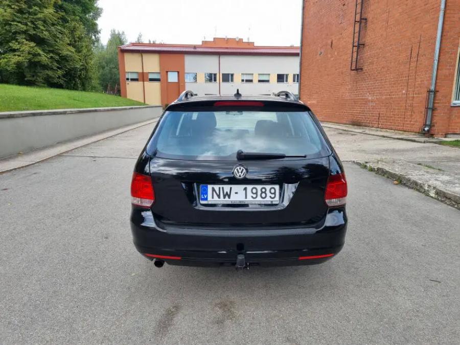 Black Volkswagen Golf 2010 in Jekabpils, with an engine capacity of 1.60 L and mileage of 268 thousand km for 4590 €, photo 9 on AUTOMOTO.COM.LV