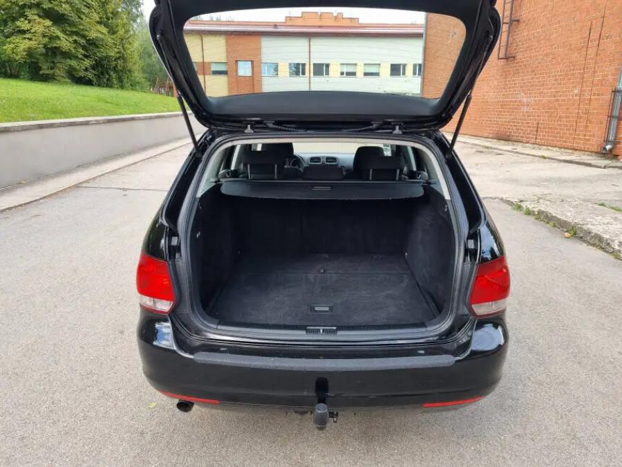 Black Volkswagen Golf 2010 in Jekabpils, with an engine capacity of 1.60 L and mileage of 268 thousand km for 4590 €, photo 17 on AUTOMOTO.COM.LV