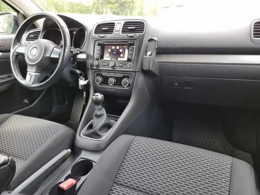Black Volkswagen Golf 2010 in Jekabpils, with an engine capacity of 1.60 L and mileage of 268 thousand km for 4590 €, photo 21 on AUTOMOTO.COM.LV
