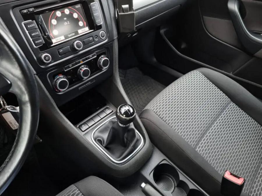 Black Volkswagen Golf 2010 in Jekabpils, with an engine capacity of 1.60 L and mileage of 268 thousand km for 4590 €, photo 29 on AUTOMOTO.COM.LV