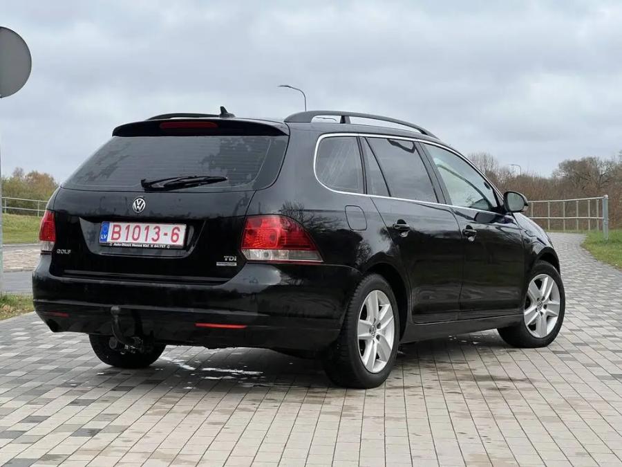 Black Volkswagen Golf 2010 in Rezekne, with an engine capacity of 1.60 L and mileage of 258 thousand km for 4500 €, photo 7 on AUTOMOTO.COM.LV