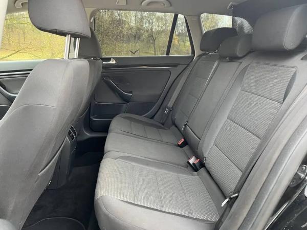 Black Volkswagen Golf 2010 in Rezekne, with an engine capacity of 1.60 L and mileage of 258 thousand km for 4500 €, photo 10 on AUTOMOTO.COM.LV