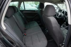 Black Volkswagen Golf 2010 in Liepaja, with an engine capacity of 1.60 L and mileage of 391 thousand km for 4850 €, photo 13 on AUTOMOTO.COM.LV