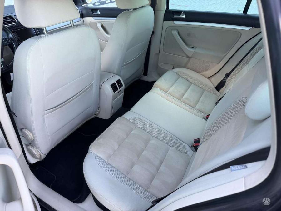 Melns Volkswagen Golf 2010 Šauļi, ar dzinēja tilpumu 1.97 L un nobraukumu 288 tūkst. km par 3390 €, foto 19 vietnē AUTOMOTO.COM.LV