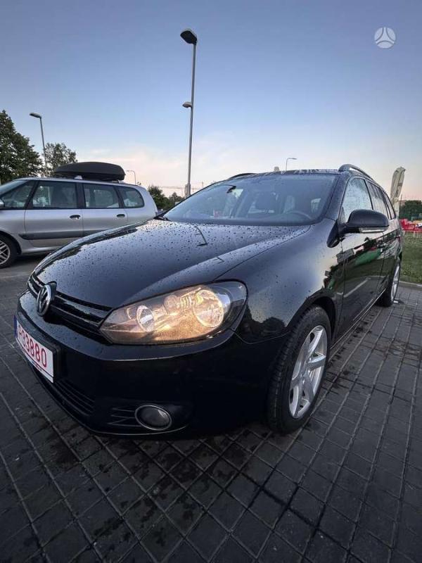 Black Volkswagen Golf 2010 in Vilnius, with an engine capacity of 1.60 L and mileage of 335 thousand km for 3300 €, photo 1 on AUTOMOTO.COM.LV