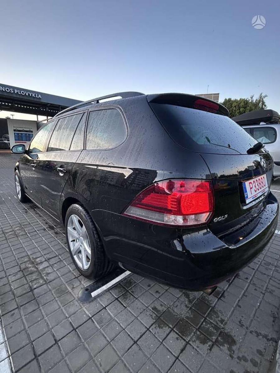 Black Volkswagen Golf 2010 in Vilnius, with an engine capacity of 1.60 L and mileage of 335 thousand km for 3300 €, photo 4 on AUTOMOTO.COM.LV