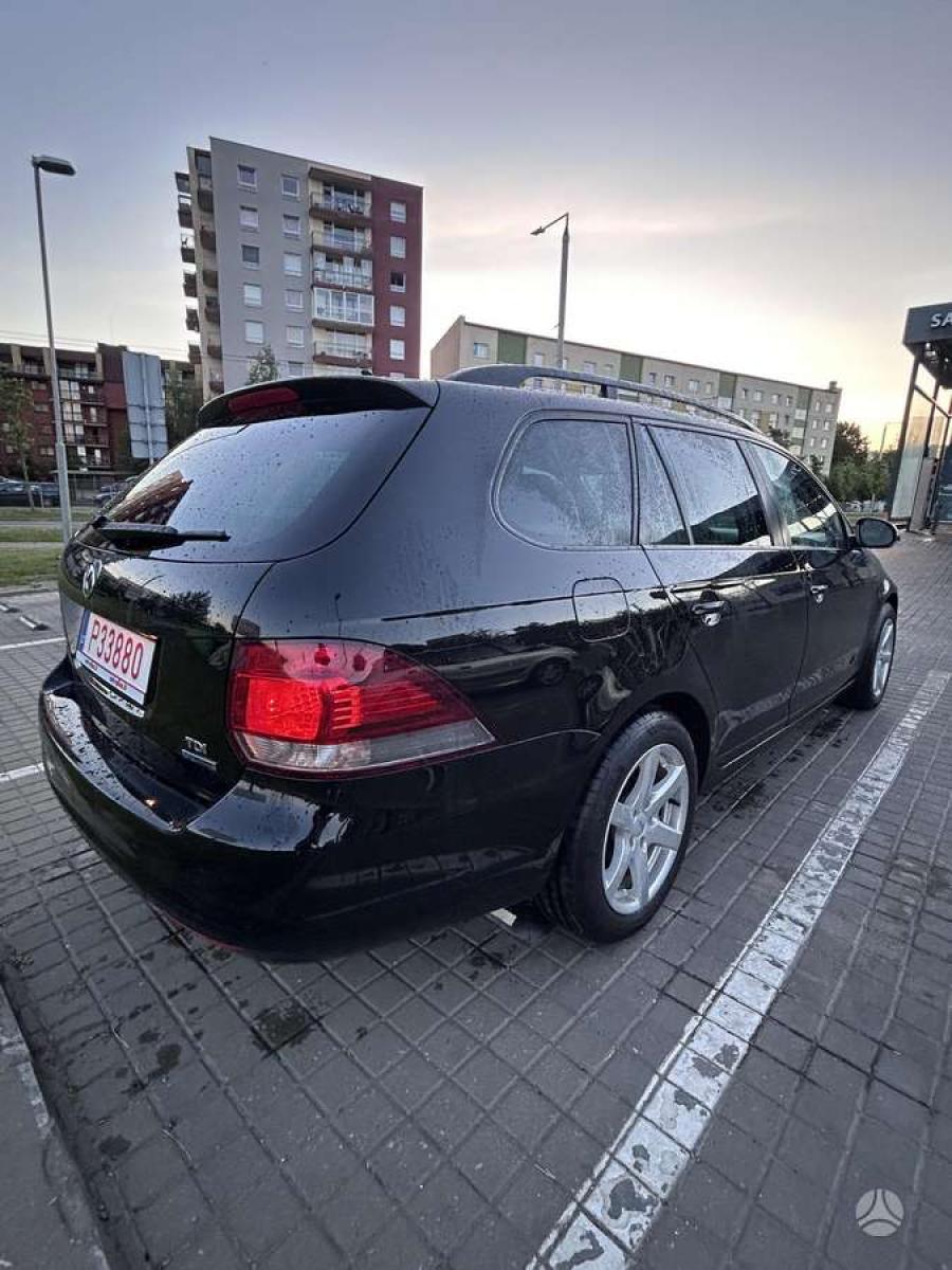 Black Volkswagen Golf 2010 in Vilnius, with an engine capacity of 1.60 L and mileage of 335 thousand km for 3300 €, photo 5 on AUTOMOTO.COM.LV