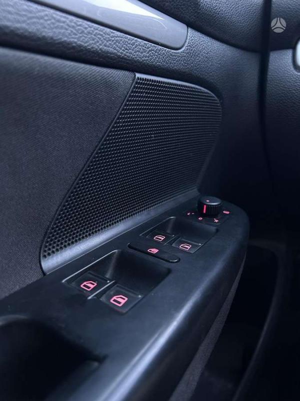Black Volkswagen Golf 2010 in Vilnius, with an engine capacity of 1.60 L and mileage of 335 thousand km for 3300 €, photo 10 on AUTOMOTO.COM.LV