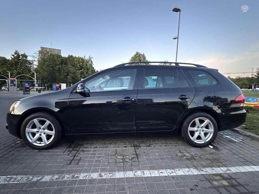 Black Volkswagen Golf 2010 in Vilnius, with an engine capacity of 1.60 L and mileage of 335 thousand km for 3300 €, photo 16 on AUTOMOTO.COM.LV