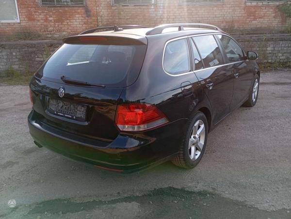 Black Volkswagen Golf 2010 in Ukmerge, with an engine capacity of 1.97 L and mileage of 252 thousand km for 1450 €, photo 3 on AUTOMOTO.COM.LV