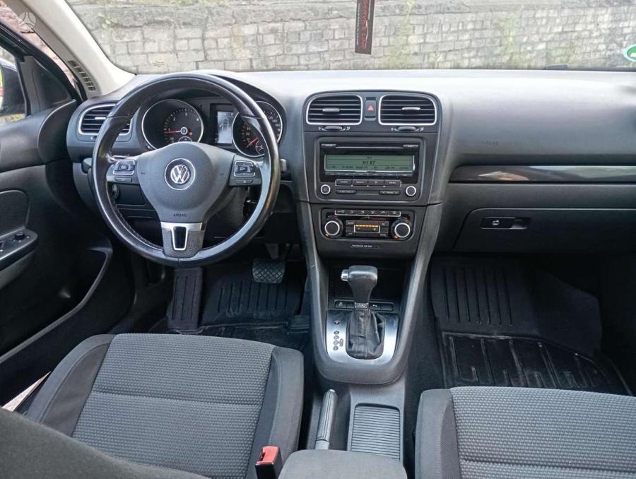 Black Volkswagen Golf 2010 in Ukmerge, with an engine capacity of 1.97 L and mileage of 252 thousand km for 1450 €, photo 8 on AUTOMOTO.COM.LV