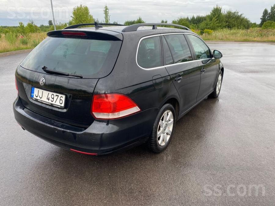 Melns Volkswagen Golf 2010 Dobele, ar dzinēja tilpumu 1.60 L un nobraukumu 413 tūkst. km par 2700 €, foto 3 vietnē AUTOMOTO.COM.LV