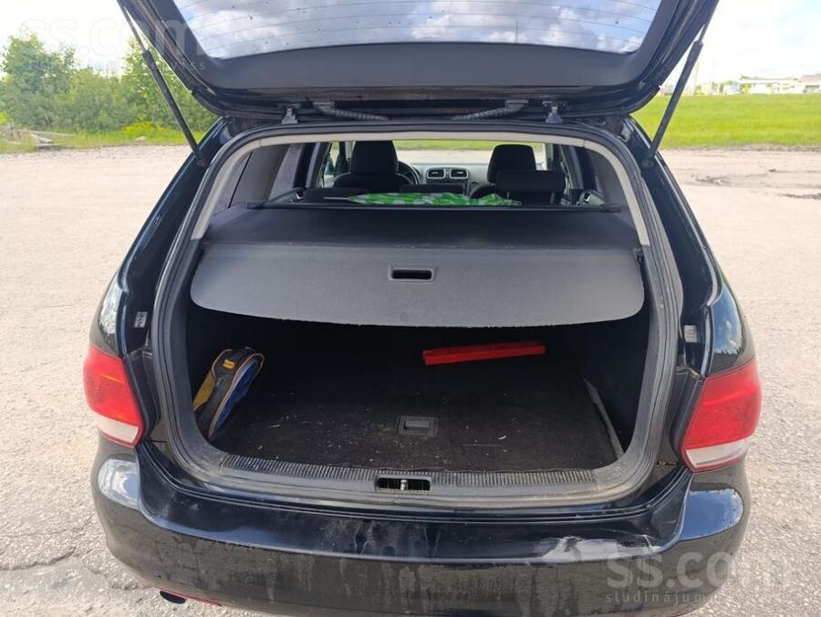Melns Volkswagen Golf 2010 Saldus, ar dzinēja tilpumu 1.60 L un nobraukumu 231 tūkst. km par 1500 €, foto 3 vietnē AUTOMOTO.COM.LV