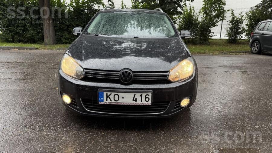 Black Volkswagen Golf 2010 in Riga, with an engine capacity of 2.00 L and mileage of 388 thousand km for 2950 €, photo 3 on AUTOMOTO.COM.LV