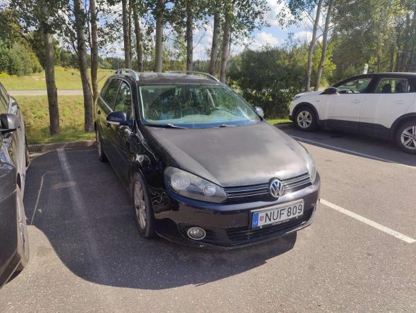 Black Volkswagen Golf 2010 in Vilnius, with an engine capacity of 1.60 L and mileage of 238 thousand km for 1600 €, photo 1 on AUTOMOTO.COM.LV