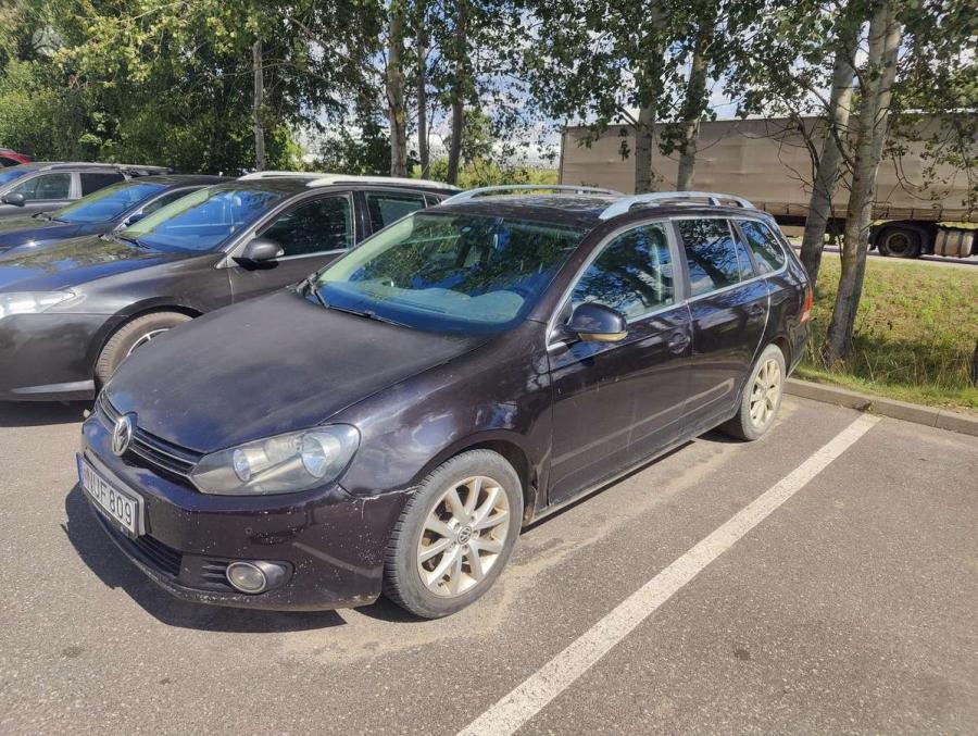 Melns Volkswagen Golf 2010 Viļņa, ar dzinēja tilpumu 1.60 L un nobraukumu 238 tūkst. km par 1600 €, foto 4 vietnē AUTOMOTO.COM.LV