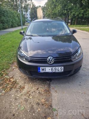 Black Volkswagen Golf 2010 in Riga, with an engine capacity of 1.60 L and mileage of 318 thousand km for 2900 €, photo 3 on AUTOMOTO.COM.LV