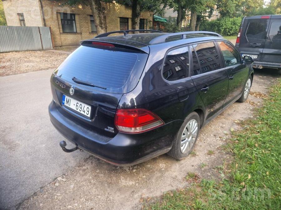 Black Volkswagen Golf 2010 in Riga, with an engine capacity of 1.60 L and mileage of 318 thousand km for 2900 €, photo 6 on AUTOMOTO.COM.LV