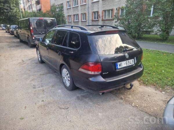 Black Volkswagen Golf 2010 in Riga, with an engine capacity of 1.60 L and mileage of 318 thousand km for 2900 €, photo 7 on AUTOMOTO.COM.LV
