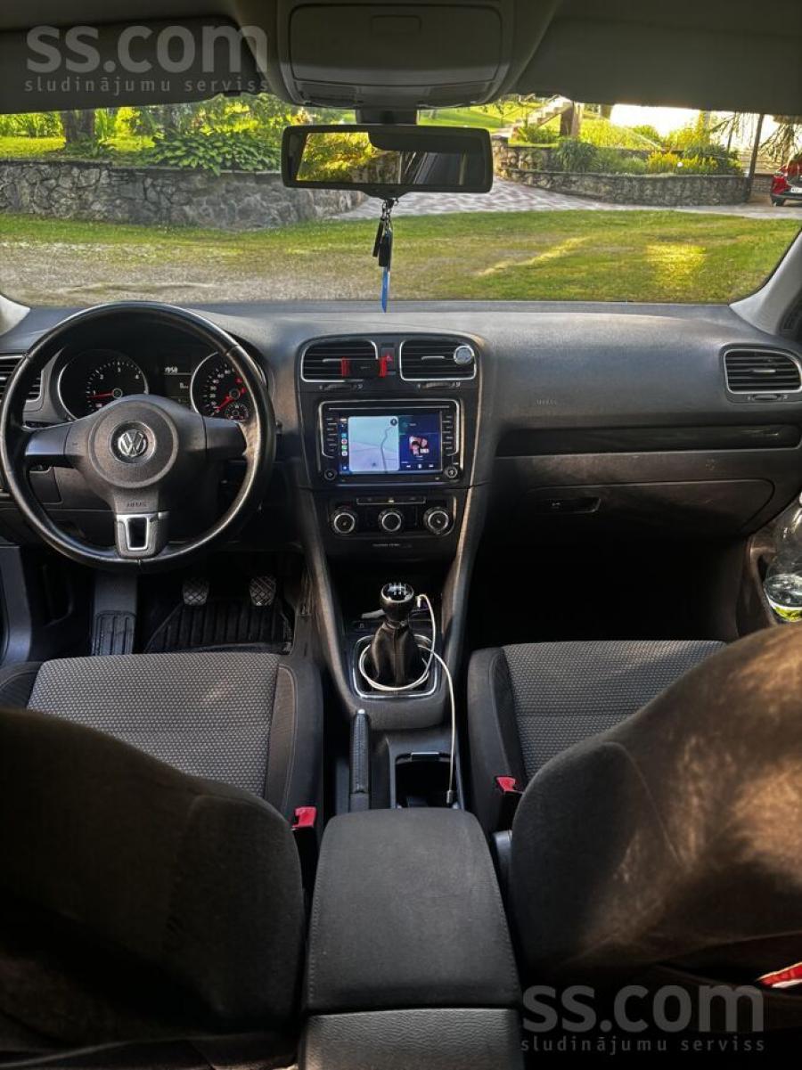 Black Volkswagen Golf 2010 in Aluksne, with an engine capacity of 2.00 L and mileage of 418 thousand km for 1600 €, photo 8 on AUTOMOTO.COM.LV