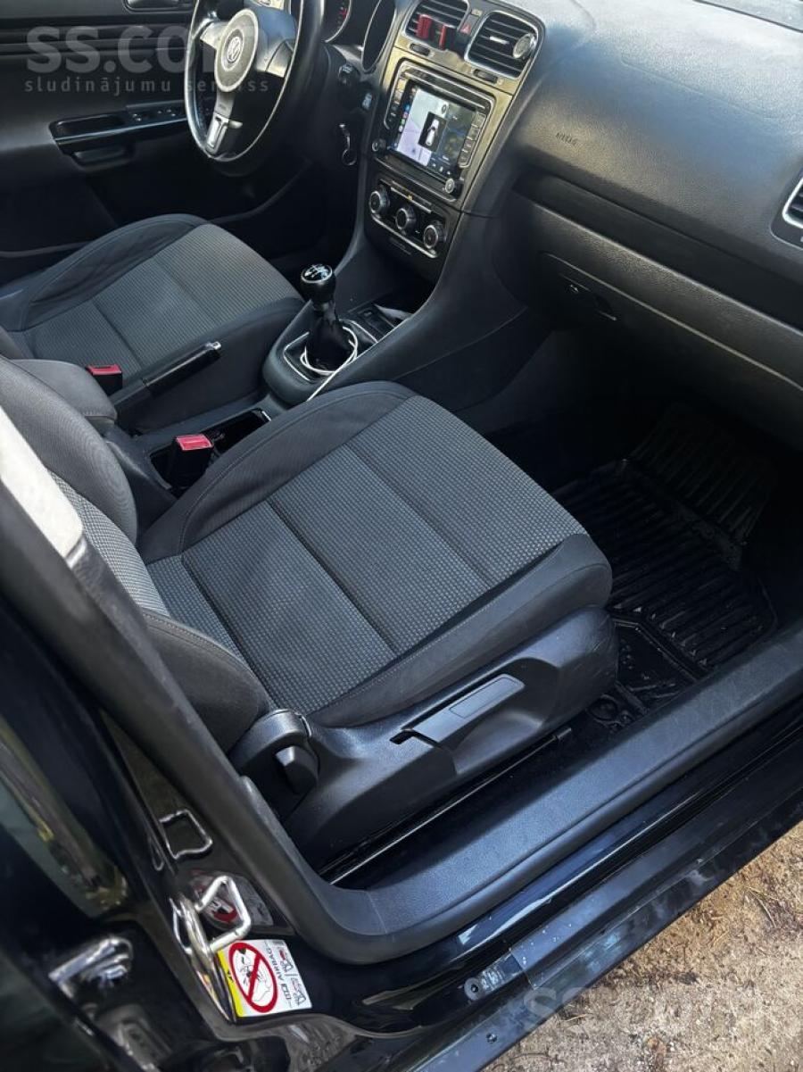 Black Volkswagen Golf 2010 in Aluksne, with an engine capacity of 2.00 L and mileage of 418 thousand km for 1600 €, photo 11 on AUTOMOTO.COM.LV