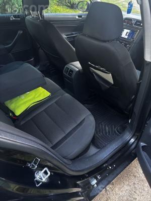 Black Volkswagen Golf 2010 in Aluksne, with an engine capacity of 2.00 L and mileage of 418 thousand km for 1600 €, photo 12 on AUTOMOTO.COM.LV