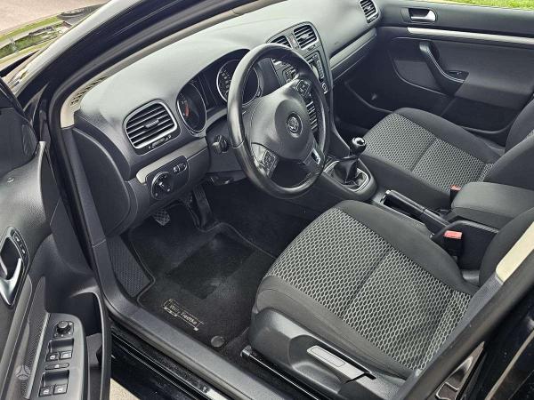 Melns Volkswagen Golf 2010 Kretinga, ar dzinēja tilpumu 1.60 L un nobraukumu 332 tūkst. km par 2990 €, foto 8 vietnē AUTOMOTO.COM.LV