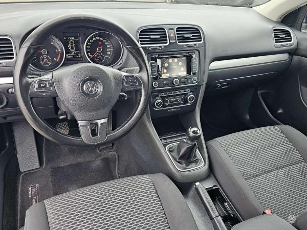 Melns Volkswagen Golf 2010 Kretinga, ar dzinēja tilpumu 1.60 L un nobraukumu 332 tūkst. km par 2990 €, foto 9 vietnē AUTOMOTO.COM.LV