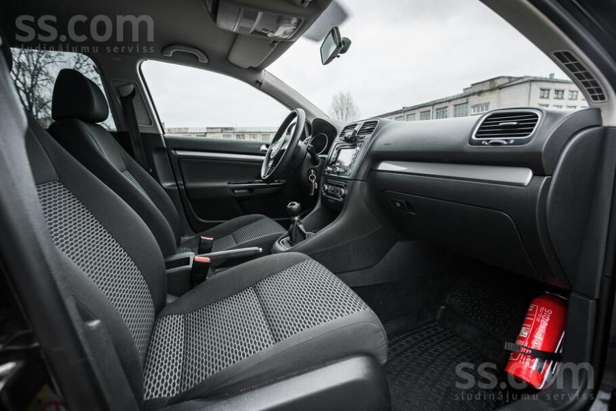 Melns Volkswagen Golf 2010 Jelgava, ar dzinēja tilpumu 1.60 L un nobraukumu 253 tūkst. km par 4500 €, foto 8 vietnē AUTOMOTO.COM.LV