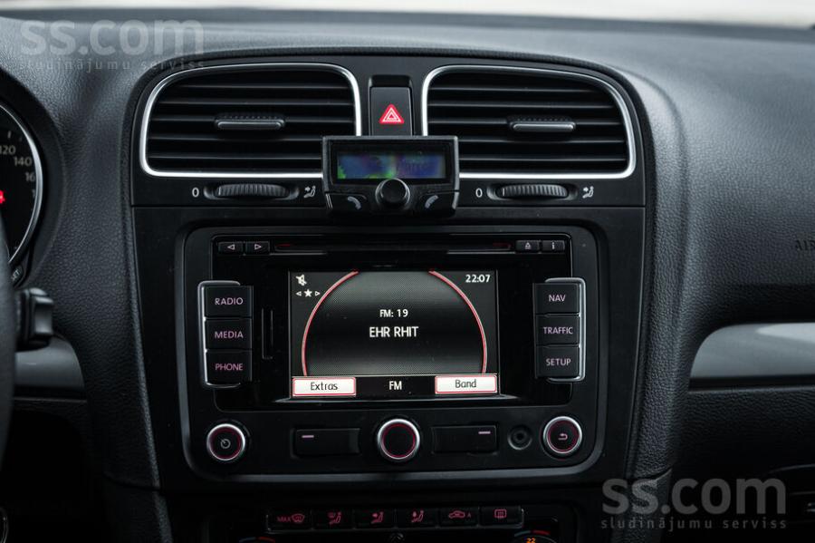Melns Volkswagen Golf 2010 Jelgava, ar dzinēja tilpumu 1.60 L un nobraukumu 253 tūkst. km par 4500 €, foto 13 vietnē AUTOMOTO.COM.LV