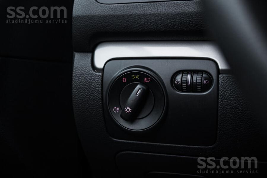 Melns Volkswagen Golf 2010 Jelgava, ar dzinēja tilpumu 1.60 L un nobraukumu 253 tūkst. km par 4500 €, foto 16 vietnē AUTOMOTO.COM.LV