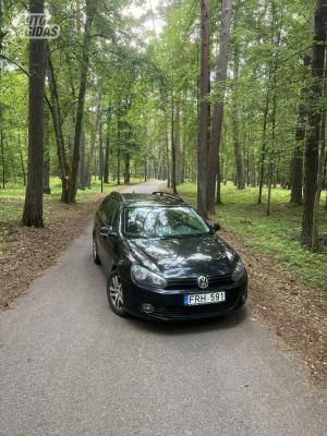 Melns Volkswagen Golf 2010 Kauņa, ar dzinēja tilpumu 1.60 L un nobraukumu 158 tūkst. km par 2500 €, foto  vietnē AUTOMOTO.COM.LV