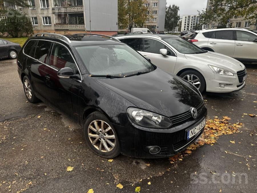 Melns Volkswagen Golf 2010 Rīga, ar dzinēja tilpumu 1.60 L un nobraukumu 380 tūkst. km par 500 €, foto 3 vietnē AUTOMOTO.COM.LV